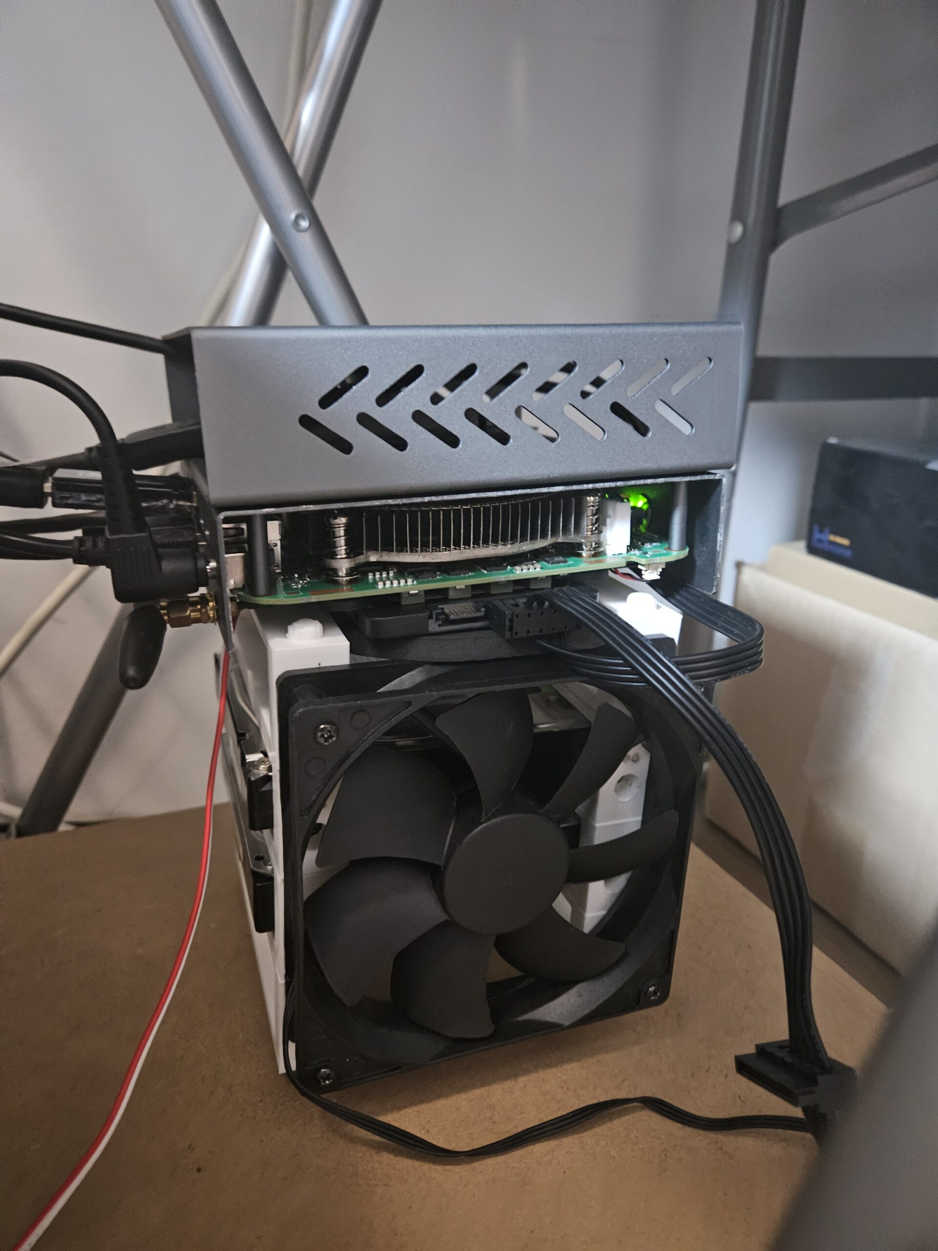 IDLE 10W 미만 저전력 홈서버 (5700G ECS A300) | PLSNOERROR